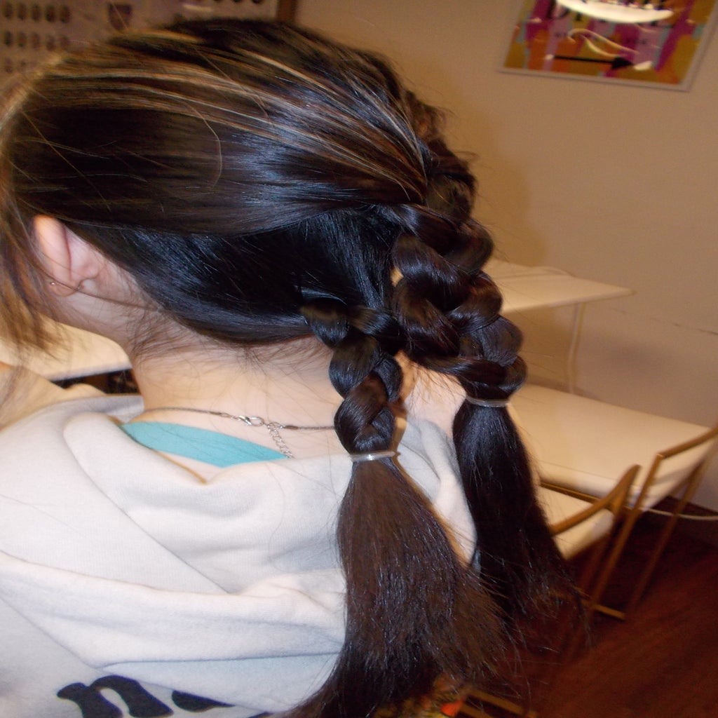 6 Unique Hairstyles That Keep Your Hair Out Of Your Face