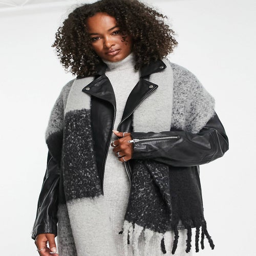 40 Oversized & Chunky Scarves For All The Cozy Vibes