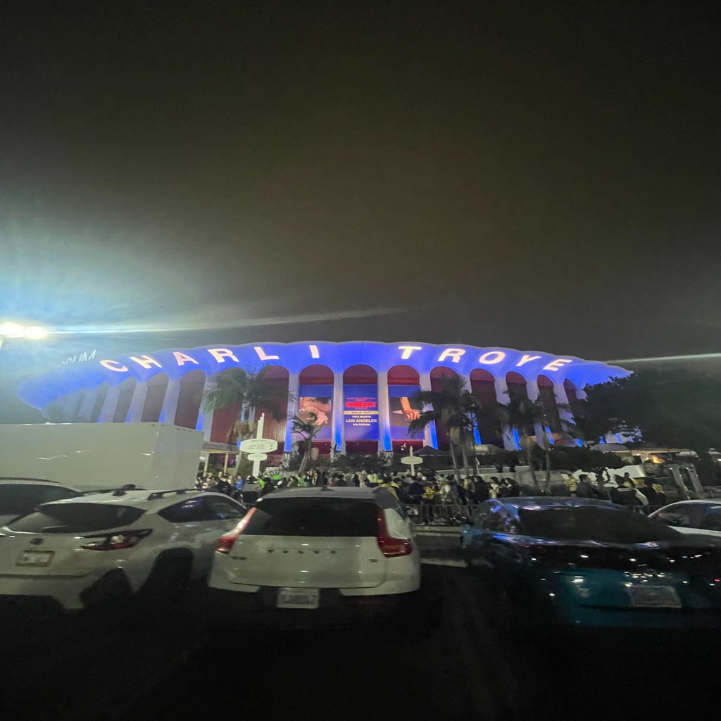 I Attended Charli XCX & Troye Sivan’s ‘Sweat’ Tour In L.A. — Here’s How ...