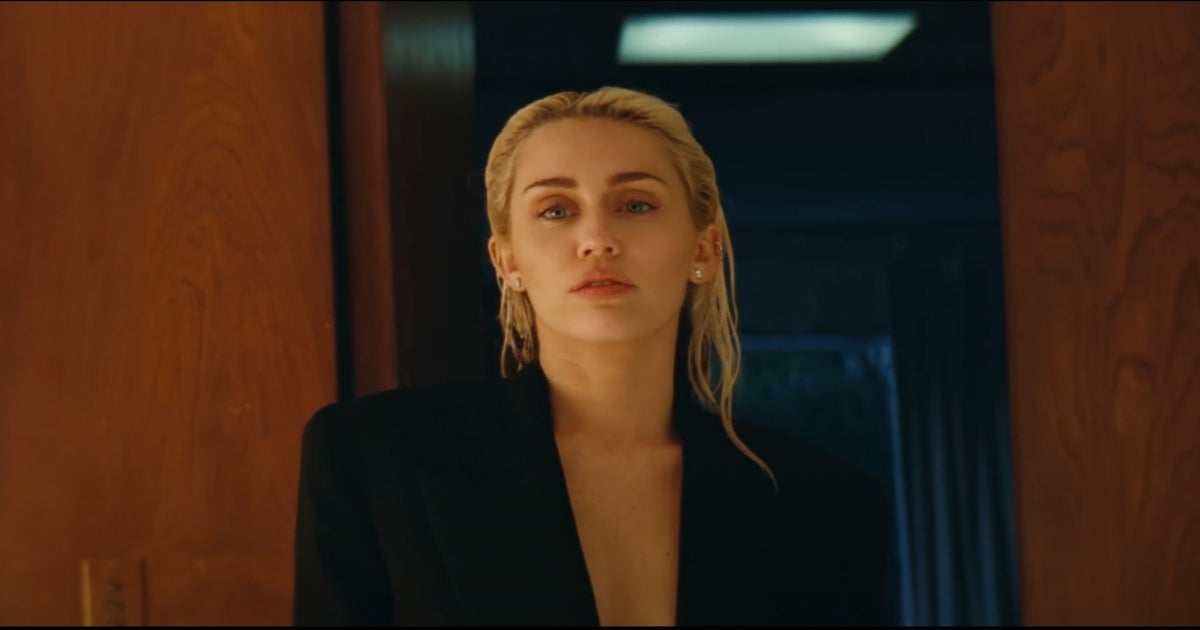 MILEY VS. HANNAH: THE PRESSURE TO BE PERFECT AS A YOUNG WOMAN