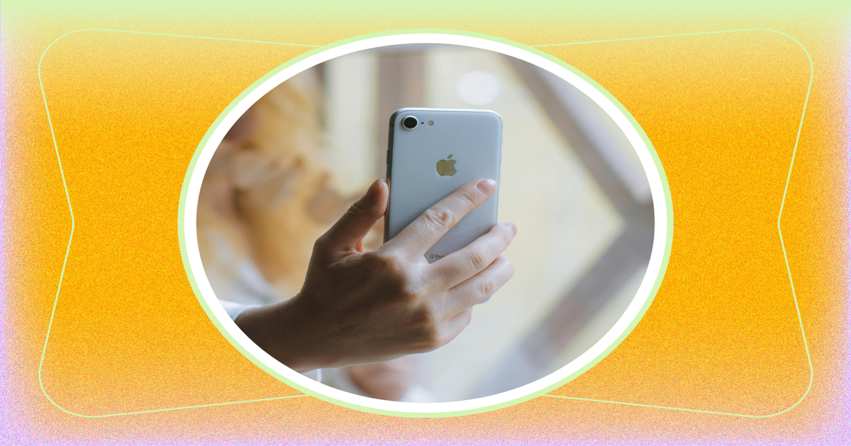What Is Reverse Catfishing? 3 Dating Experts Explain How (& If) It Works