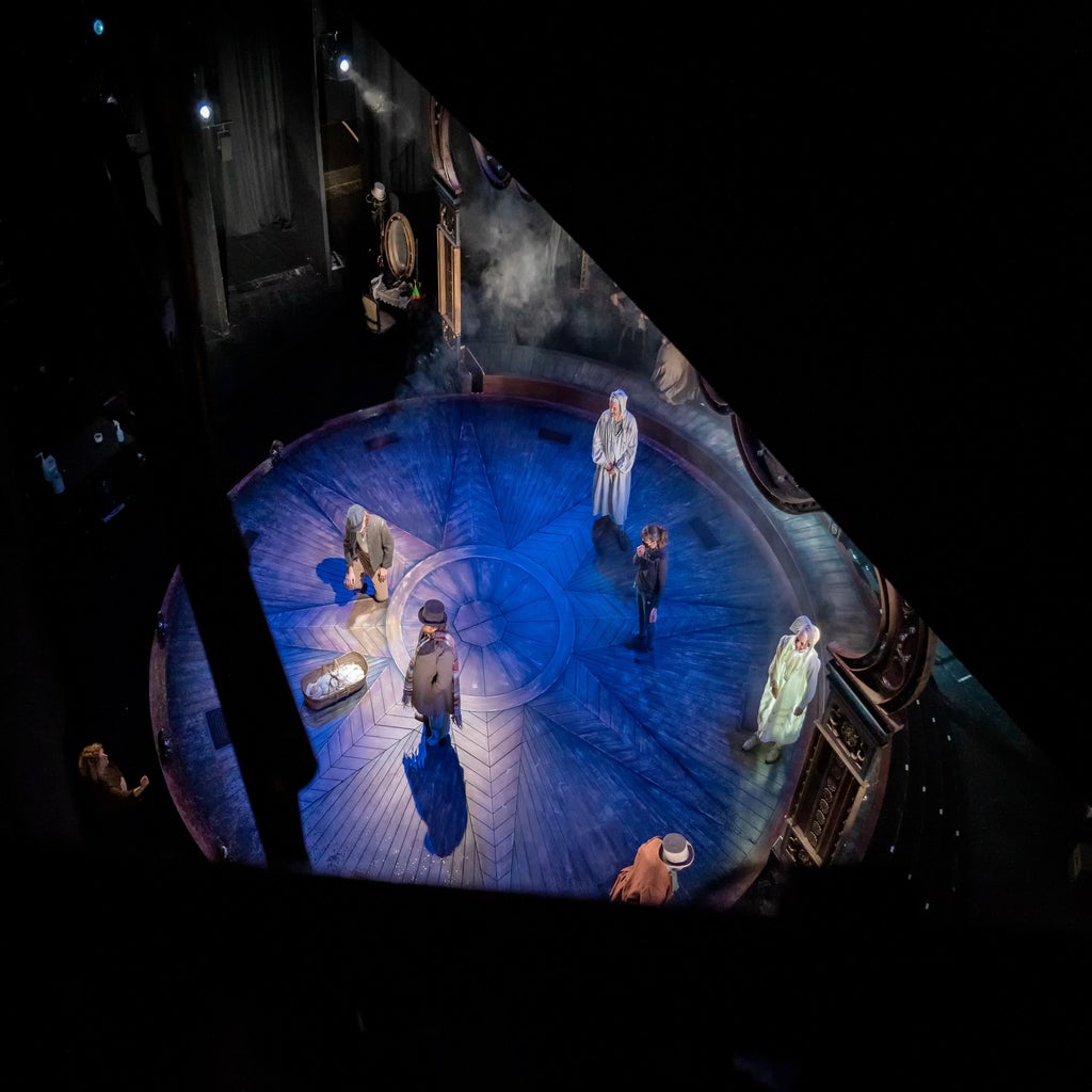 'A Christmas Carol': Interview with Leeds Playhouse's Regional Theatre ...