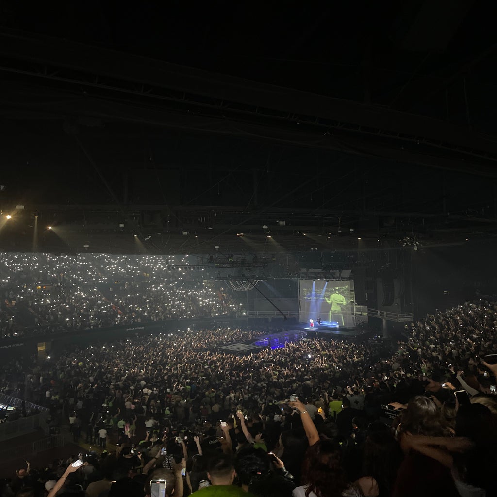 I Attended Charli XCX & Troye Sivan’s ‘Sweat’ Tour In L.A. — Here’s How ...