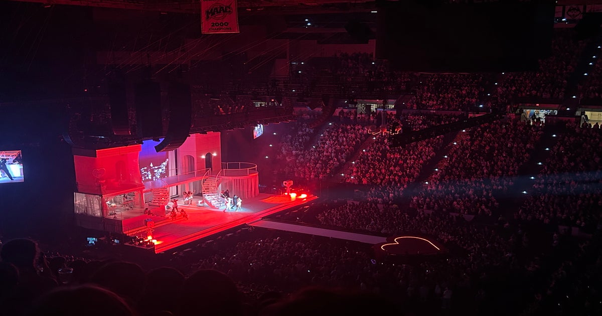What The Girlies Wore For Sabrina Carpenter’s ‘Short n’ Sweet’ Tour (CT ...