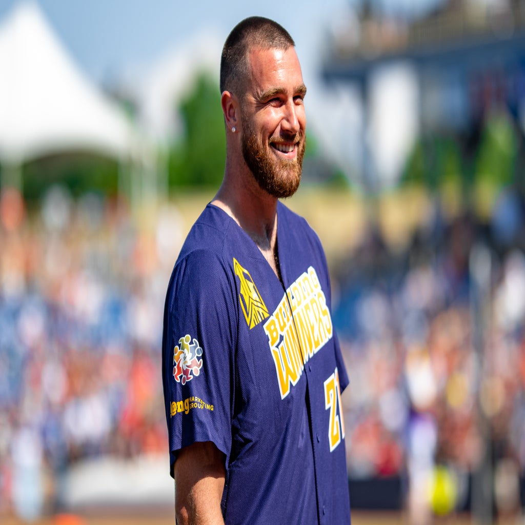 Swifties Take Over Football Sunday: Travis & Taylor's New Relationship