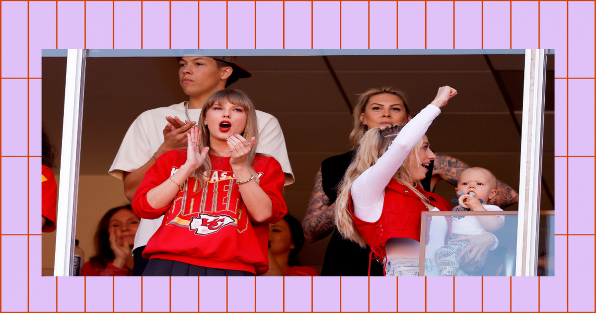 Taylor Swift Was Spotted With Jackson Mahomes At The Chiefs Game & Swifties Aren't Happy