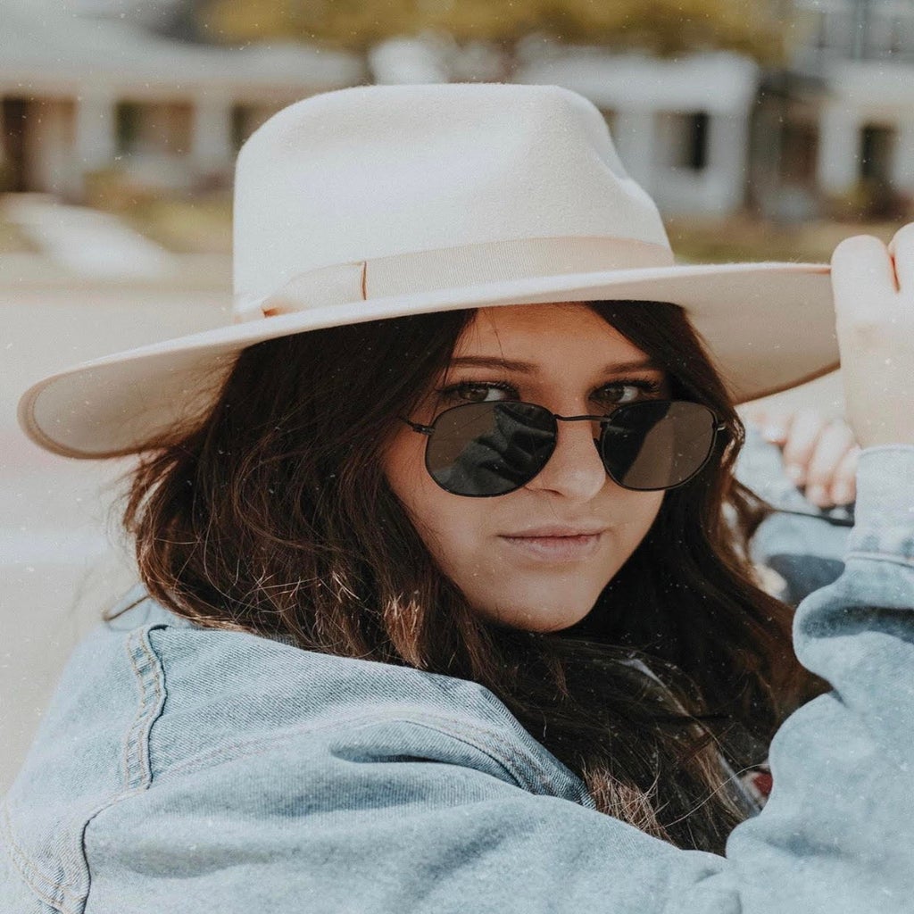 This Influencer Says Girl Power Means Not Letting Anything Get In The ...