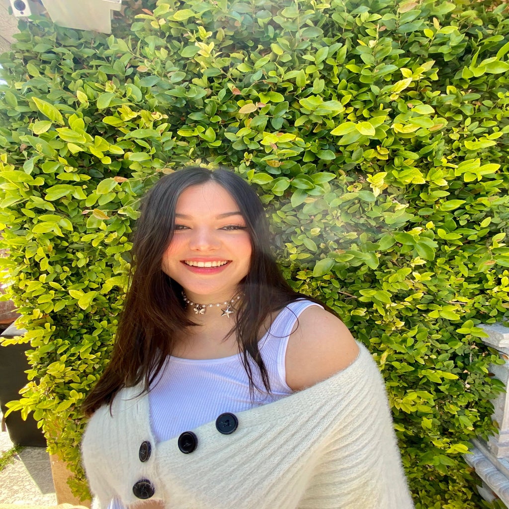 11 College Women Share the WFH Fit They Could Live in All Week