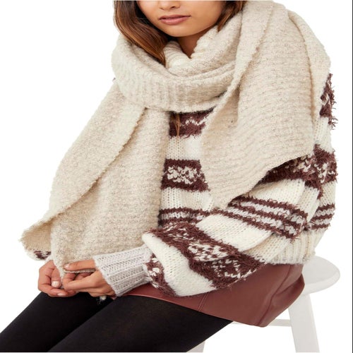 40 Oversized & Chunky Scarves For All The Cozy Vibes