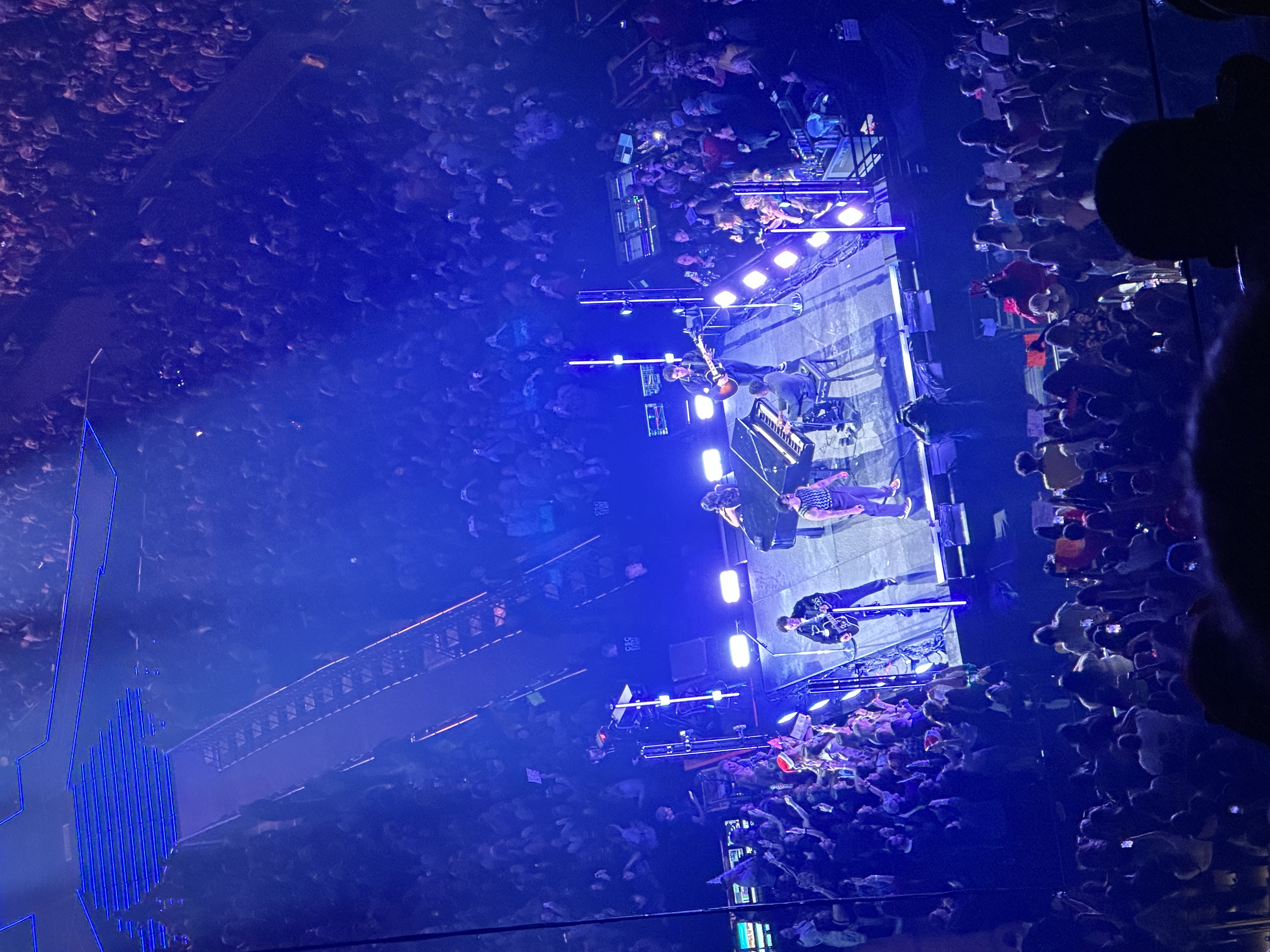 Jonas Brothers light up the Capital One Arena