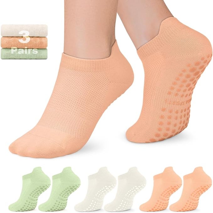 5 Best Pilates Socks On Amazon To Purchase ASAP