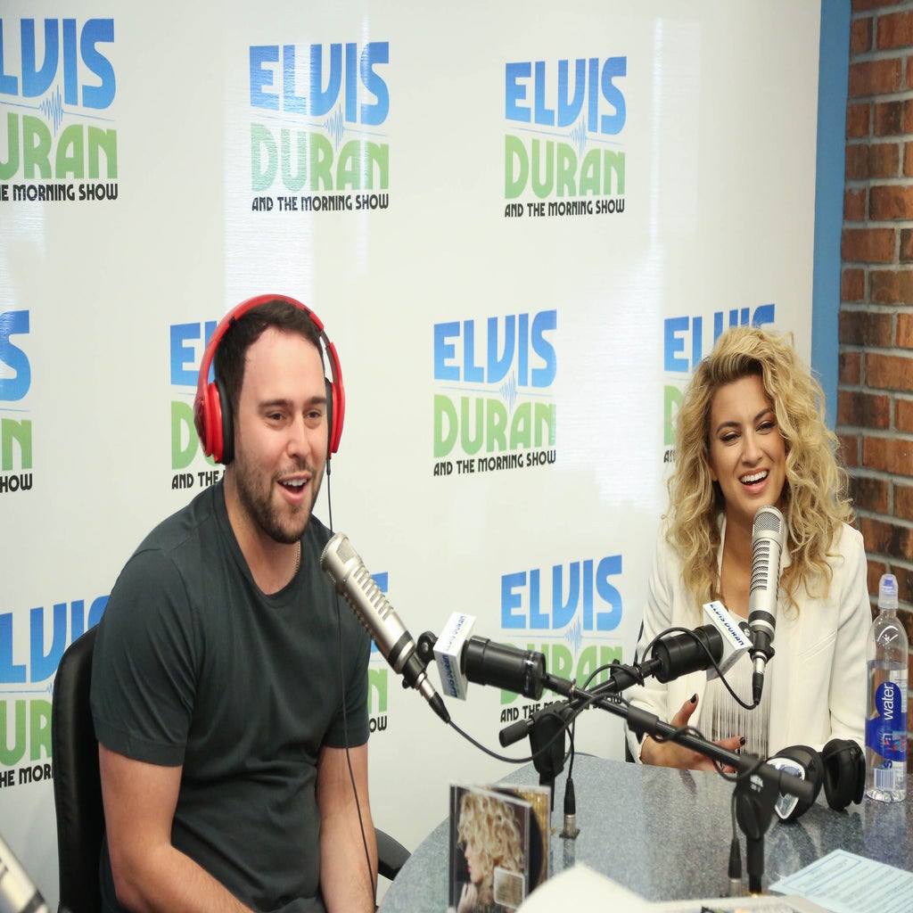 Here’s Who Scooter Braun Still Manages After Ariana & Demi Dropped Him
